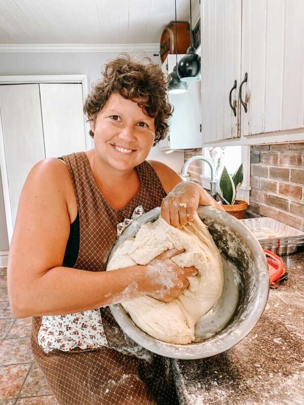 Amish Buns (Grandma’s Cinnamon Rolls) – Homestead Mamas